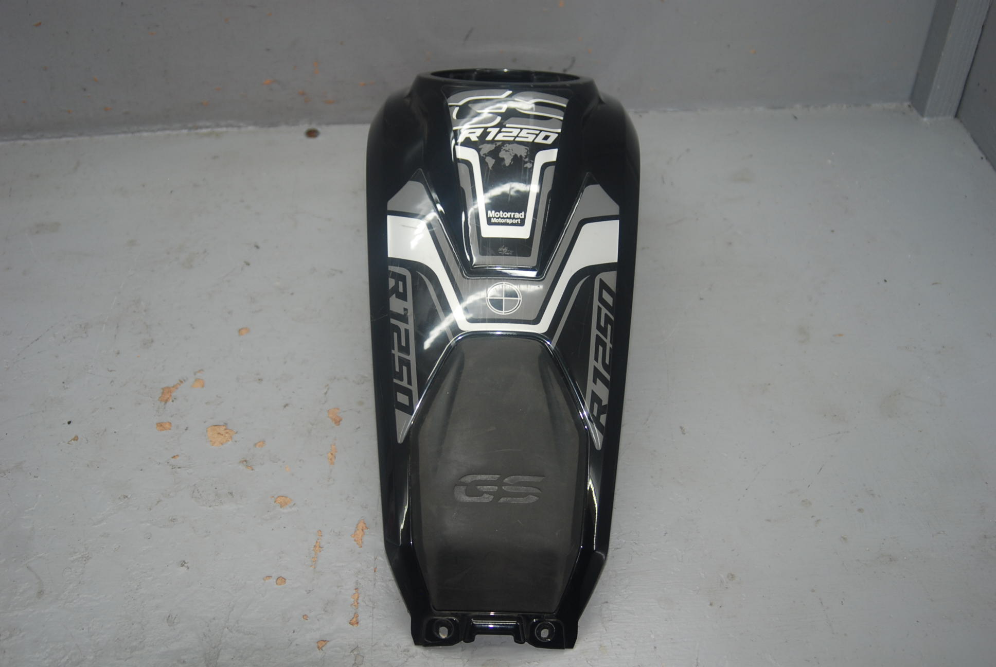 2018 BMW R 1250 GS TANK COVER – Bikepartsonline