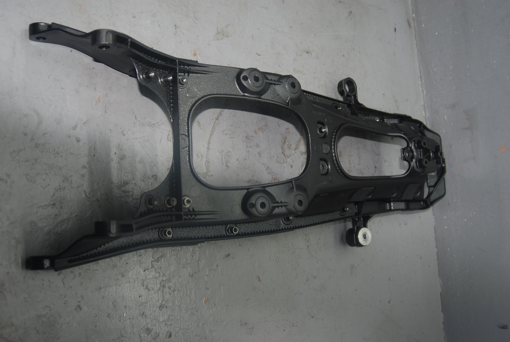 2011 YAMAHA YZF R1 SUBFRAME – Bikepartsonline