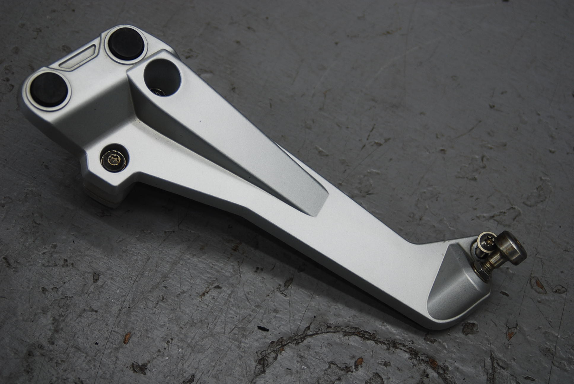 2007 BMW R 1200 GS PANNIER BRACKET L/H – Bikepartsonline