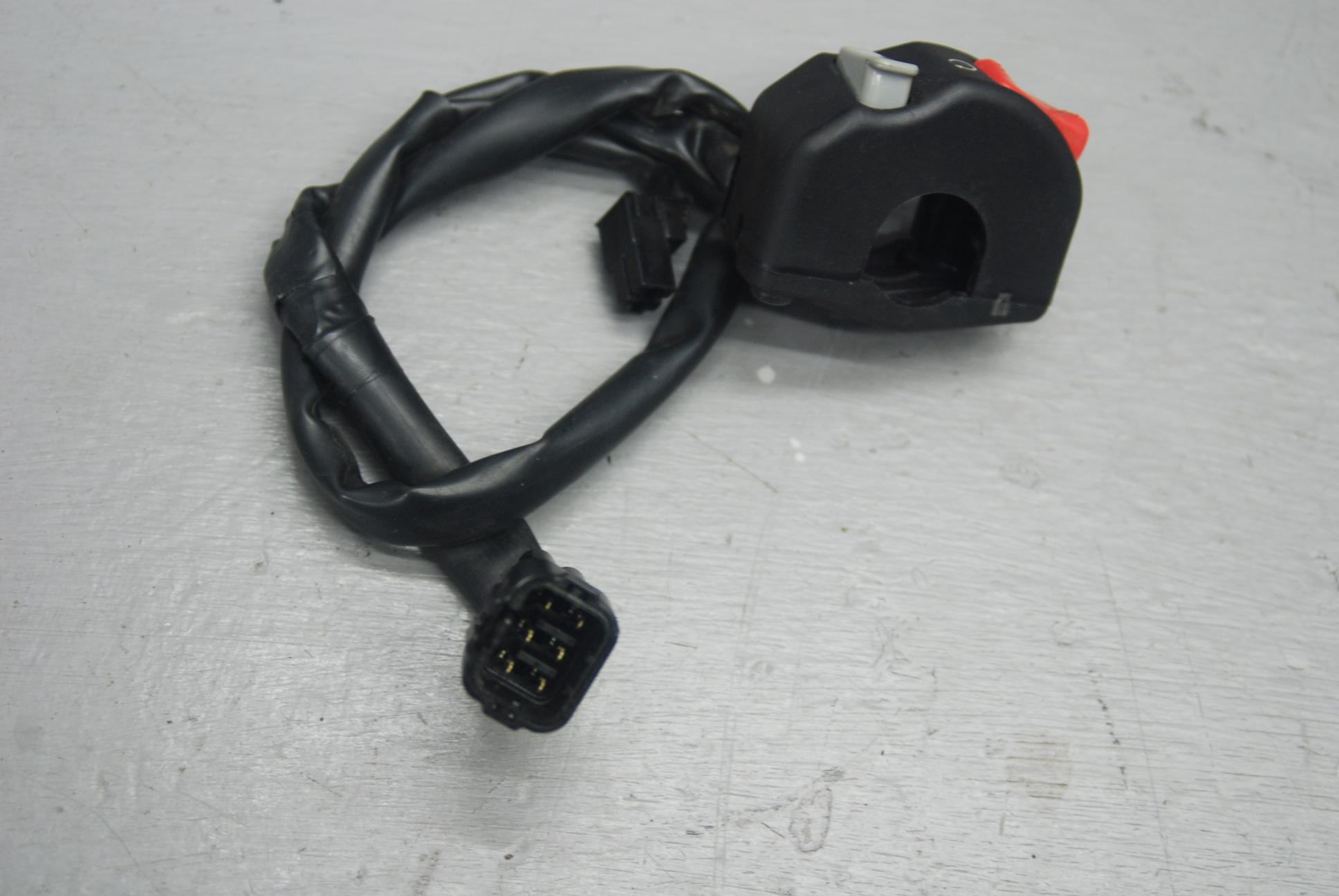 2010 KAWASAKI ZX 14 GEN 1 CONTROL SWITCH R/H – Bikepartsonline