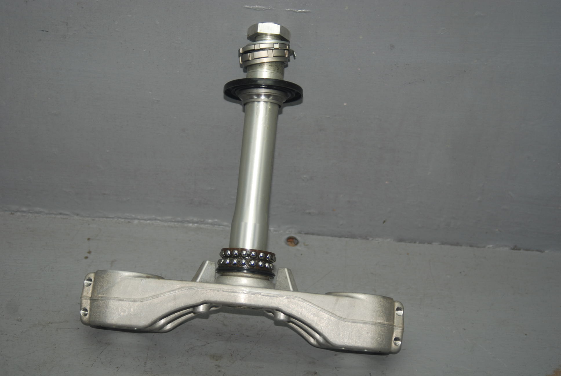 2010 KAWASAKI ZX 14 GEN 1 BOTTOM YOKE – Bikepartsonline
