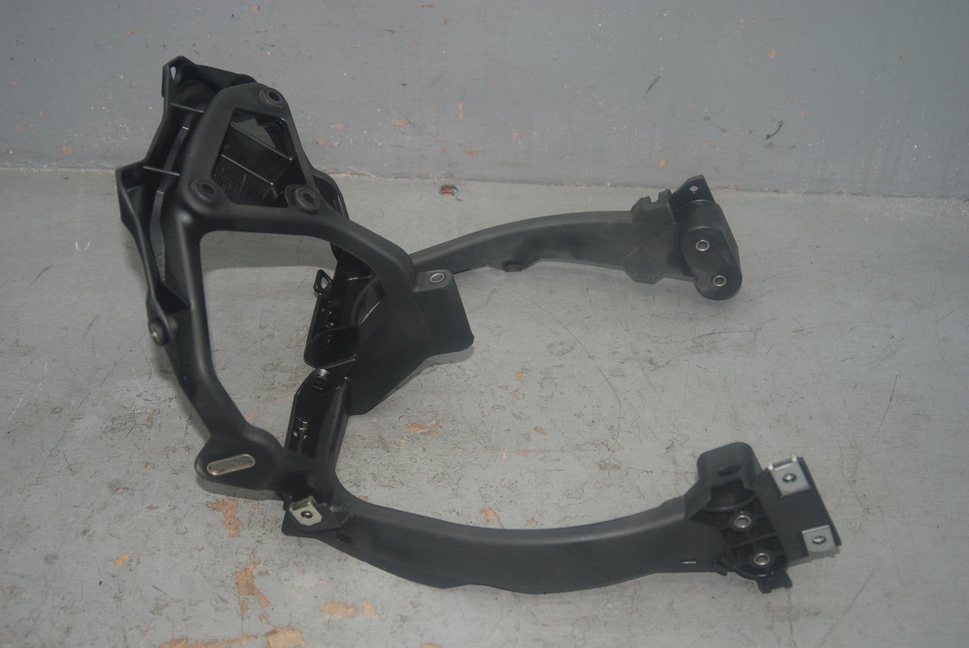 2013 BMW F 800 GS HEADLIGHT BRACKET – Bikepartsonline