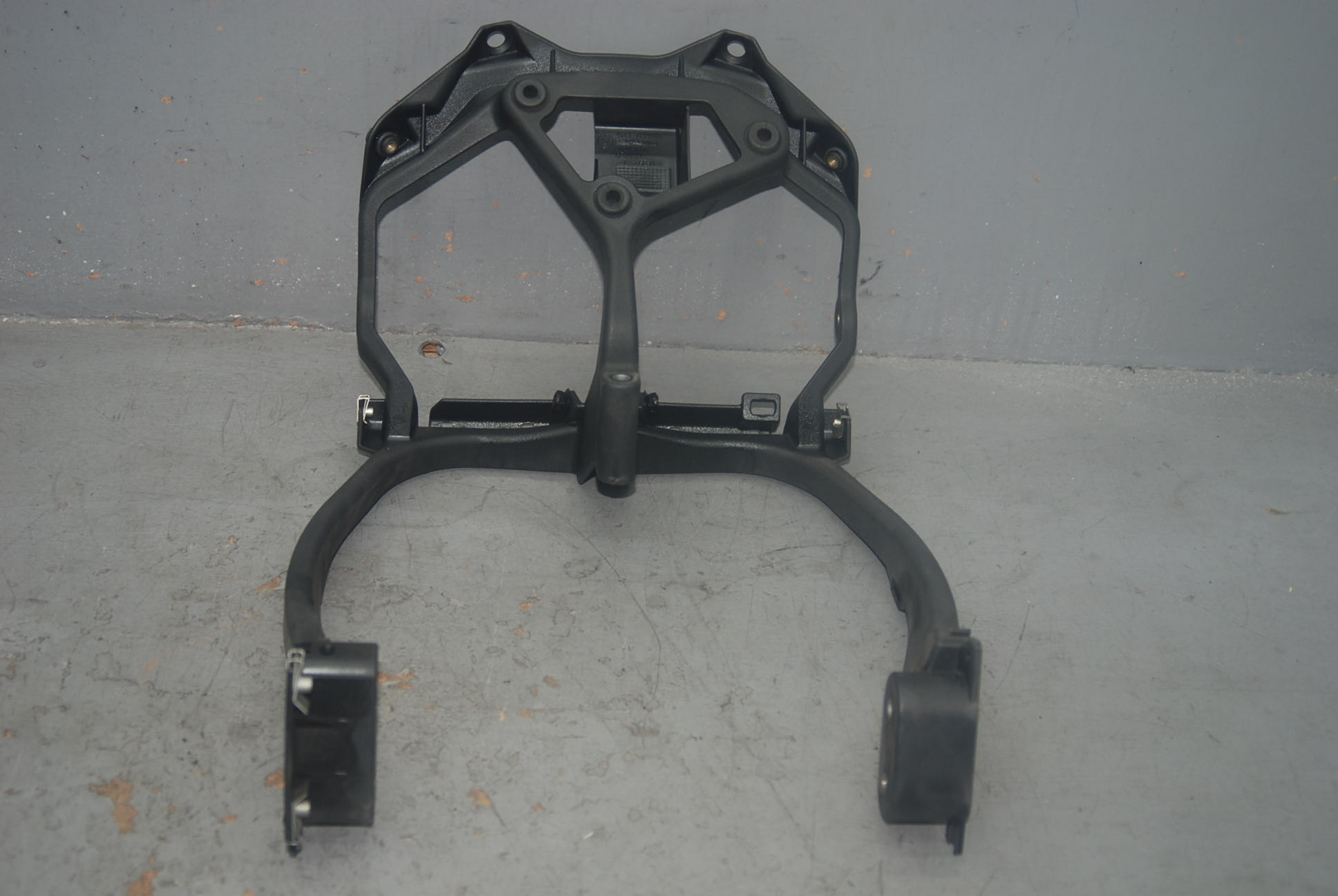 2013 BMW F 800 GS HEADLIGHT BRACKET – Bikepartsonline